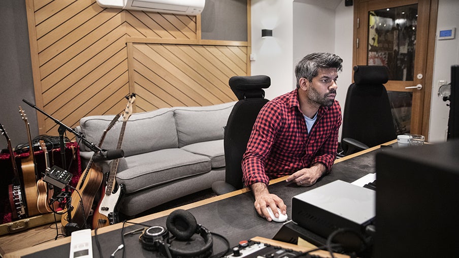 Carl Falk: ”Ger nya erfarenheter att få arbeta med legendarer” - DN.se