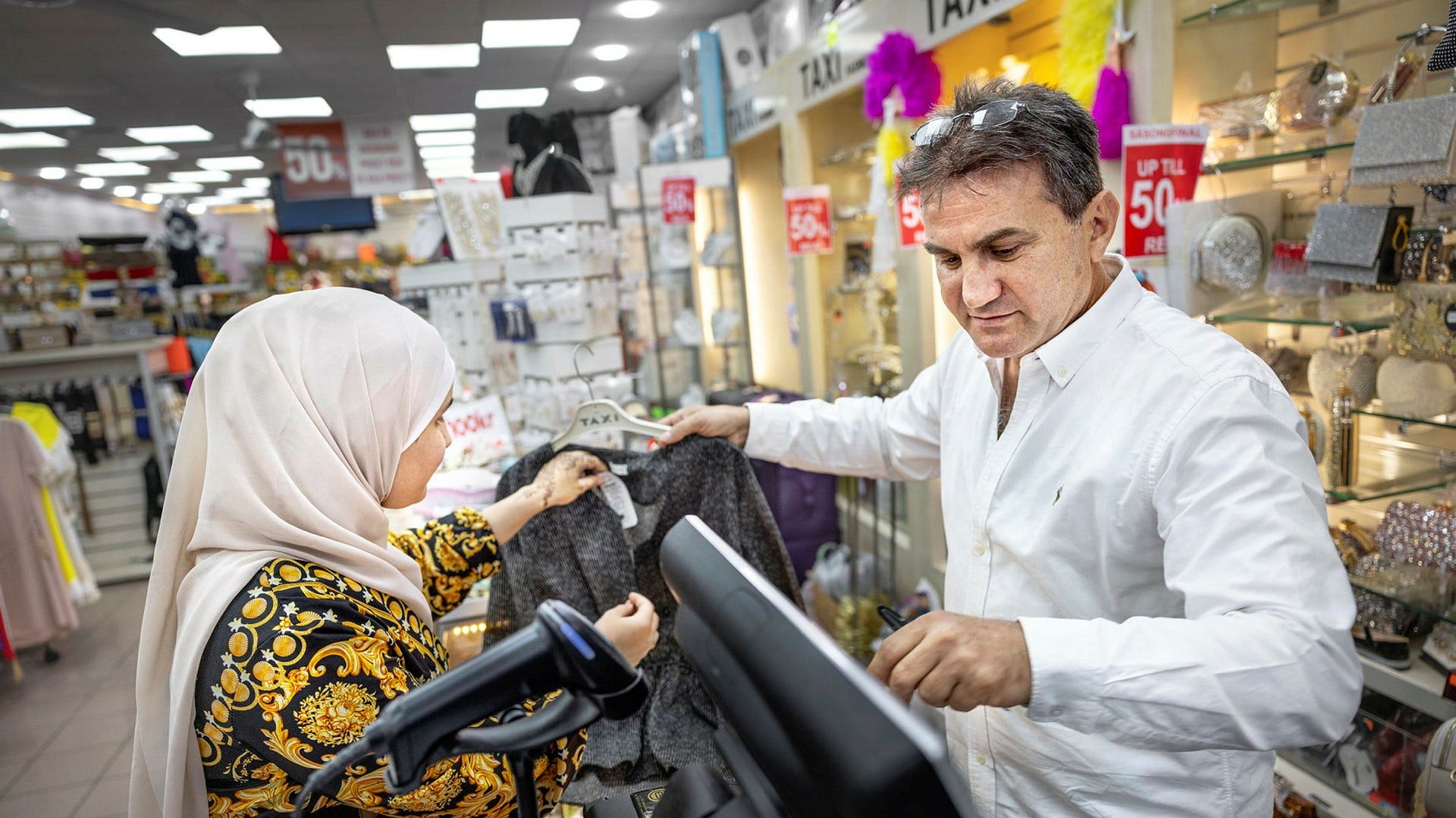 Företagaren Ali Chahrours butik drabbas av korankrisen - DN.se