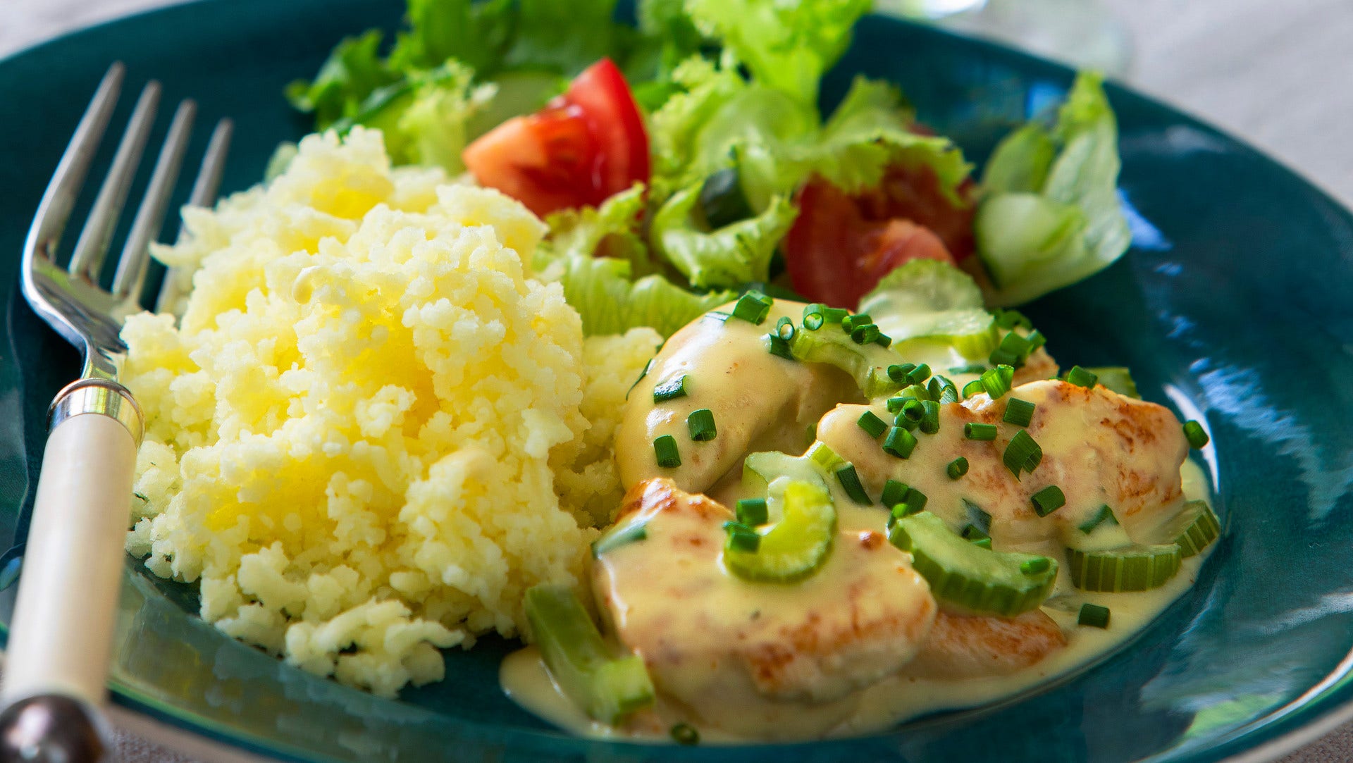 Recept: Kycklinginnerfilé i gräslökssås - DN.se