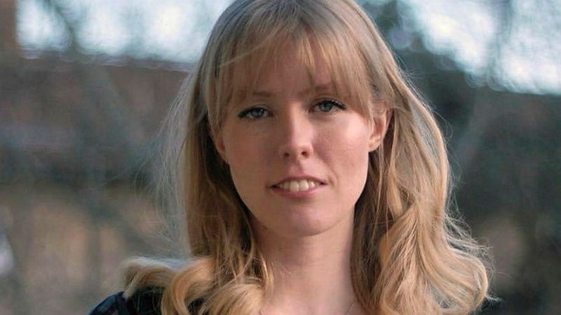 Hon står bakom hemliga diktkontot - DN.se