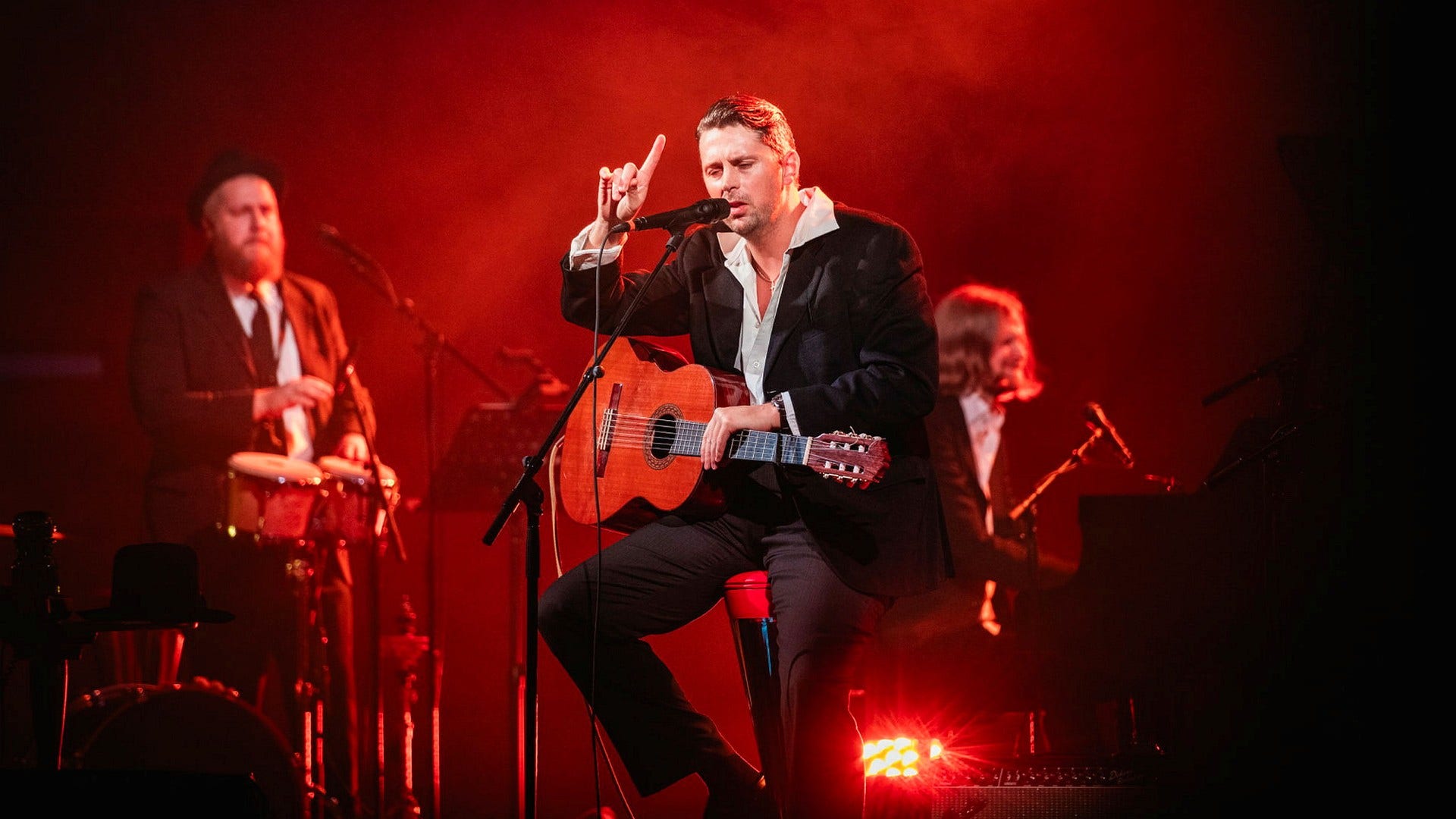 Recension: Slösande karismatisk Albin Lee Meldau i Göteborgs konserthus ...