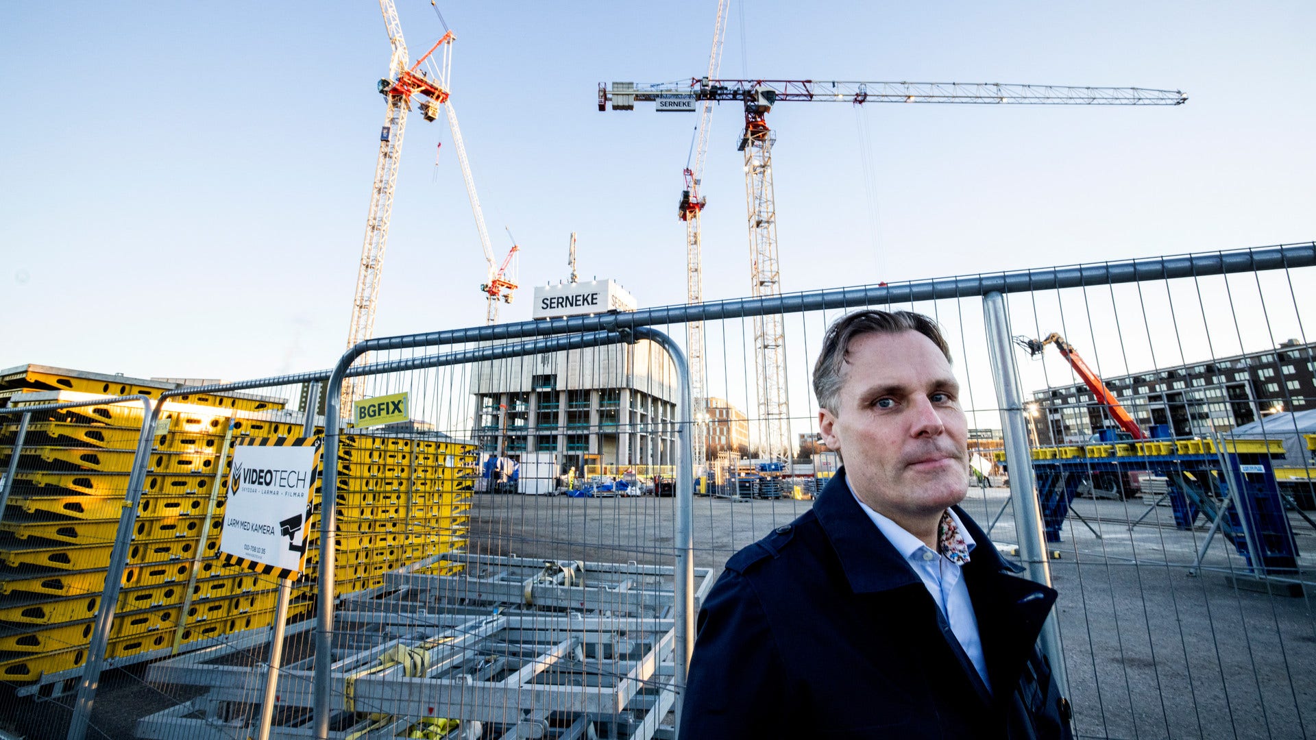 Ola Serneke anklagas för att anonymt skriva positivt om bolaget - DN.se