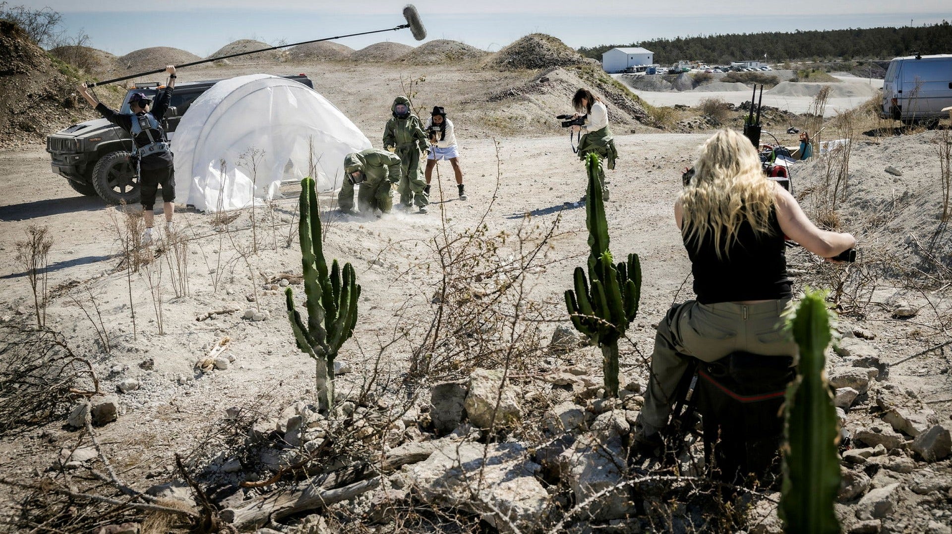 Inspelningsreportage för ”Egghead republic” vid Fårösund. - DN.se