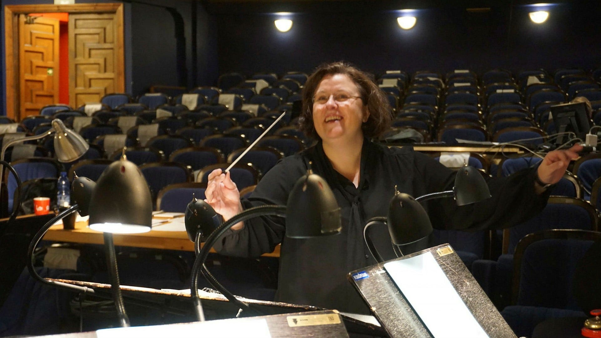 Recension: ”Call me madame maestro” följer dirigenter. - DN.se