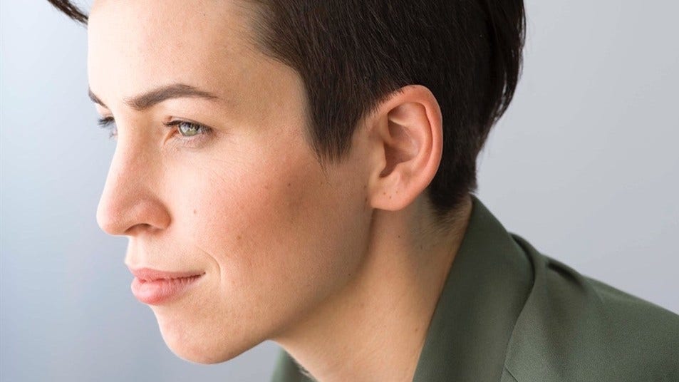 Recension: Säregen debut av Julia Philipps - DN.se