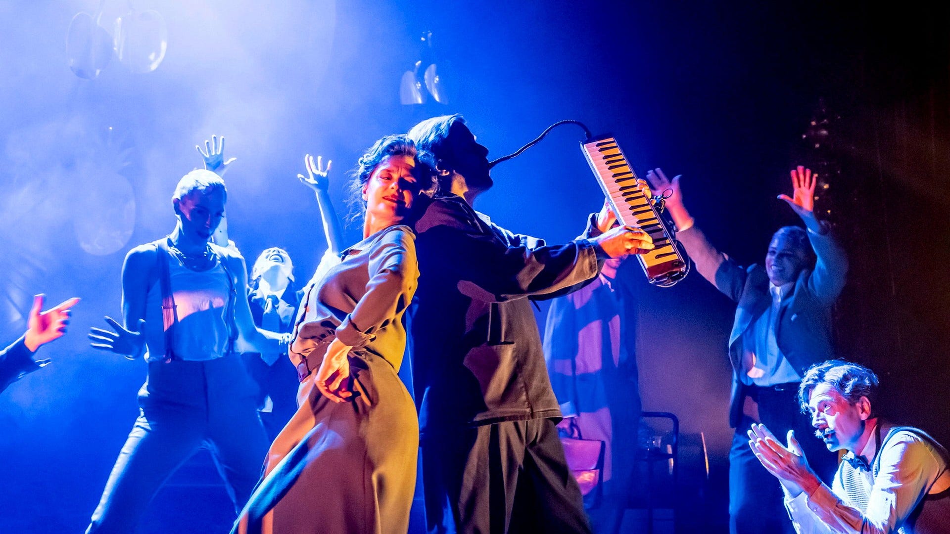 Storslagen helhet i Dramatens ”Cabaret” - DN.se