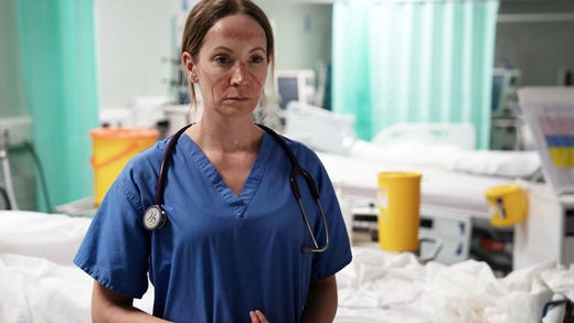 Recension: ”Visselblåsaren - en läkares kamp” har rå energi. - DN.se