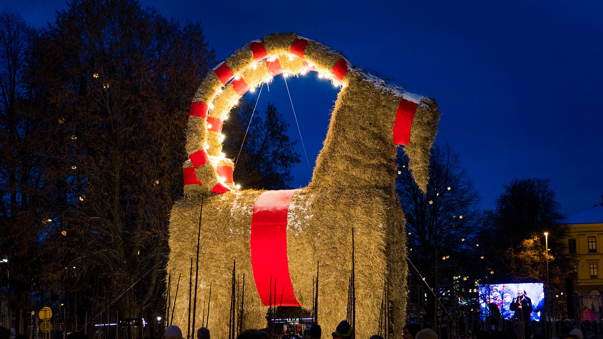 Gävlebocken överlevde fjärde julen i rad - DN.se
