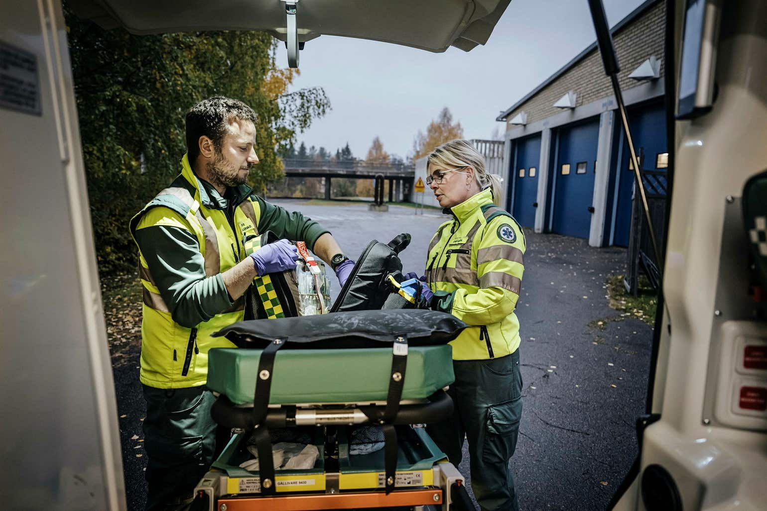 Ambulanser står stilla efter personalbrist: ”Vårdslöst” - DN.se