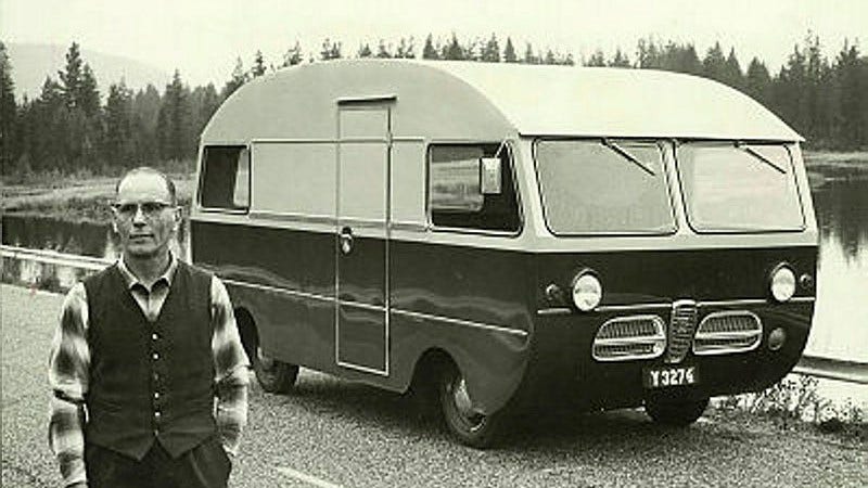 Uppfinnaren Torsten Johannesson byggde den första husbilen i historien ...