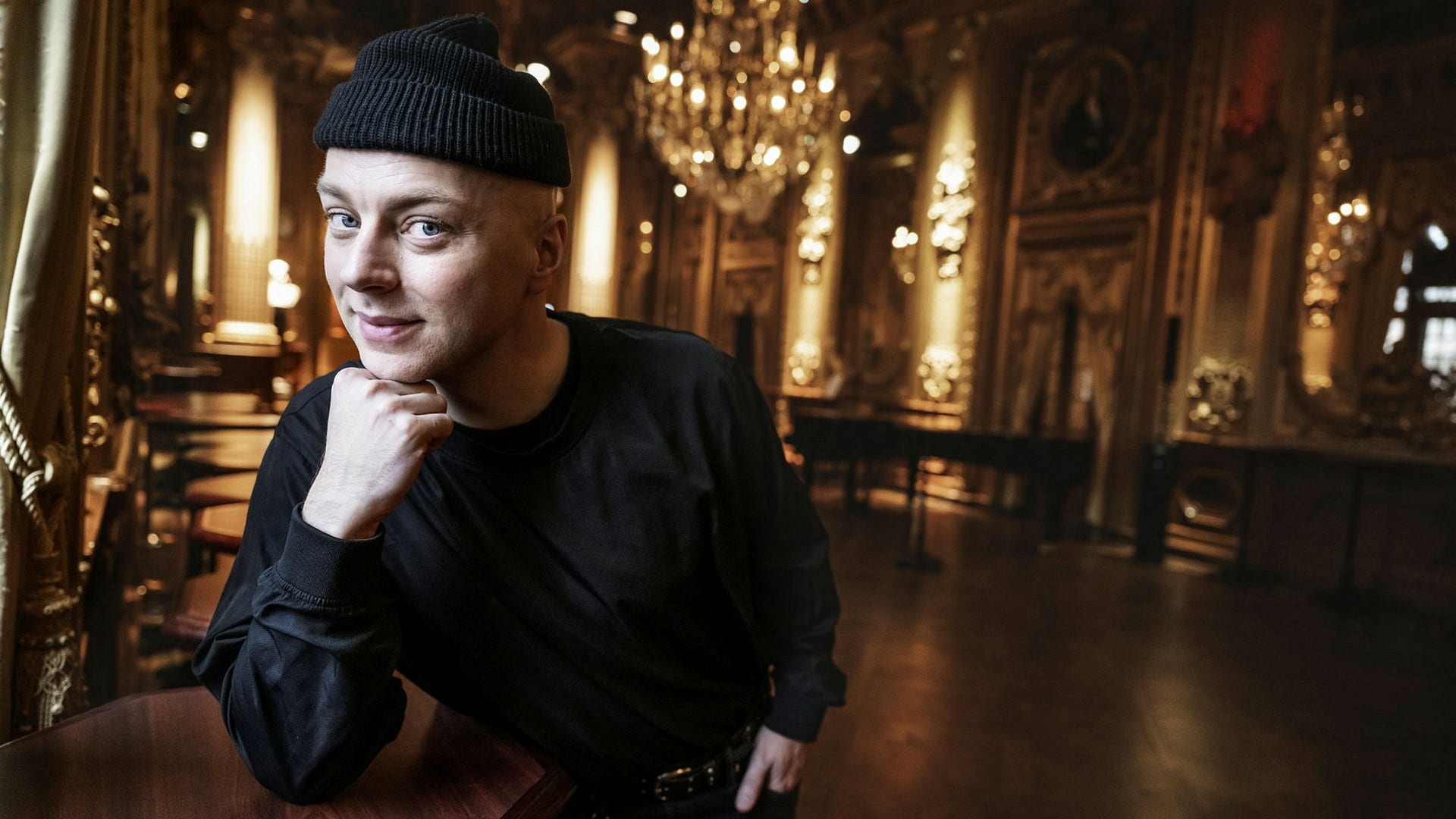 Robert Fux har skadat nacken – delar roll i ”Matilda” - DN.se