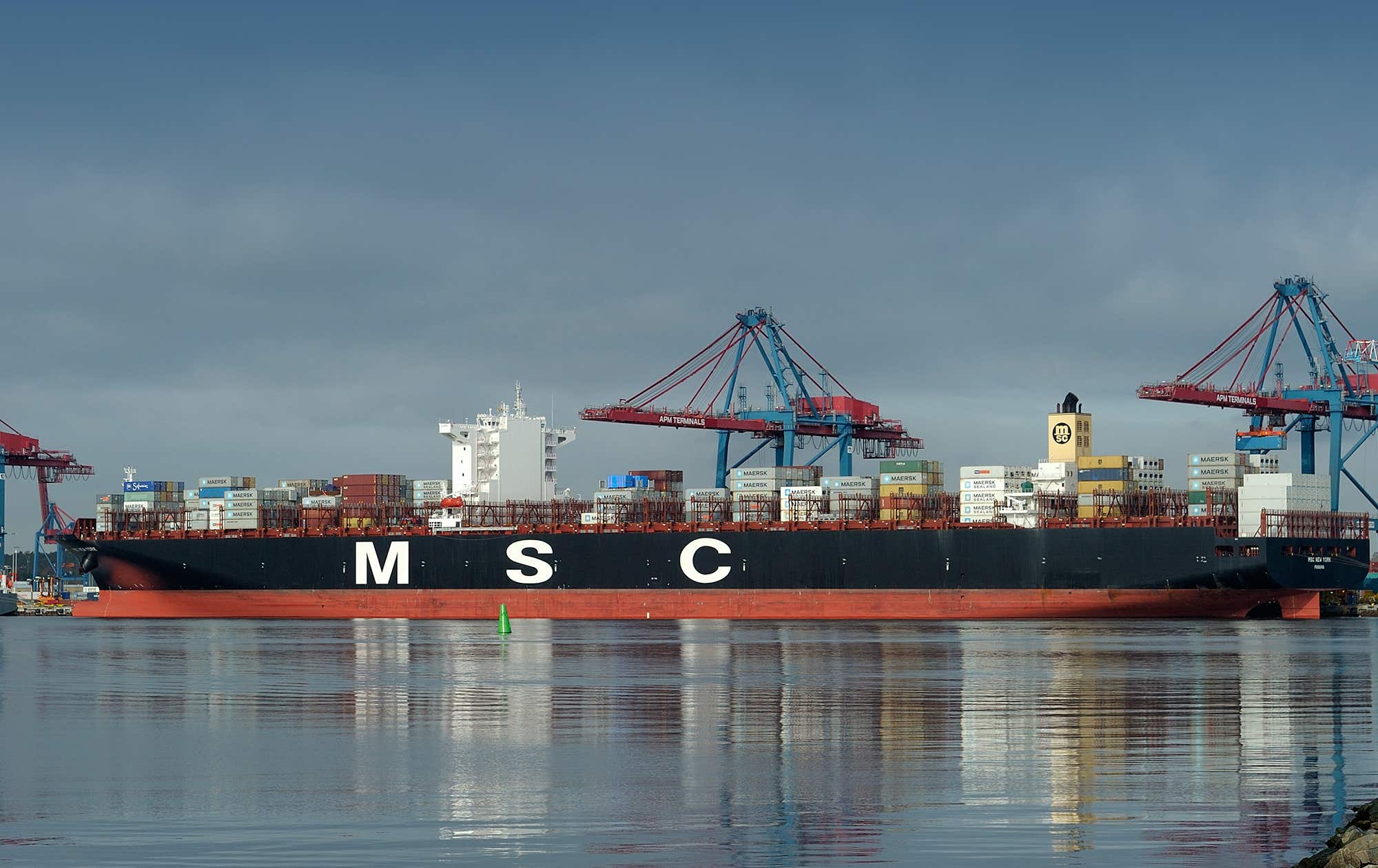 Världens största containerfartyg till Göteborg - DN.se