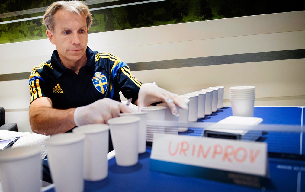 Han nagelfar U21-spelarnas urin - DN.se