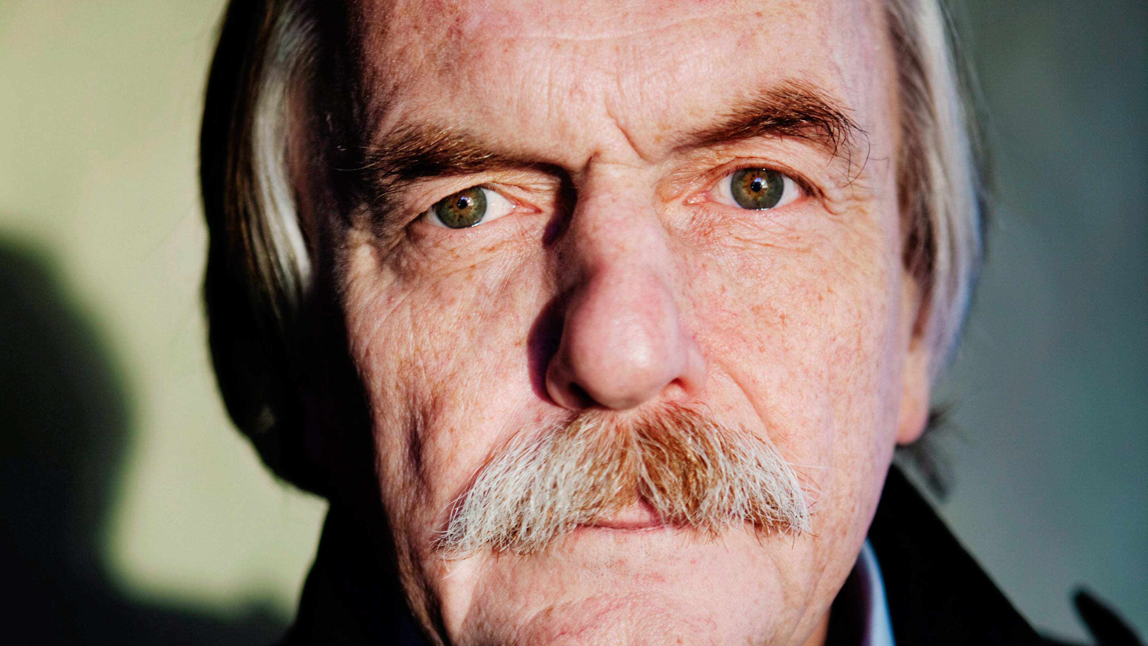 Boxningsbasen Tommy Lindström ångrar inga ord: Vi har mer riktiga ...