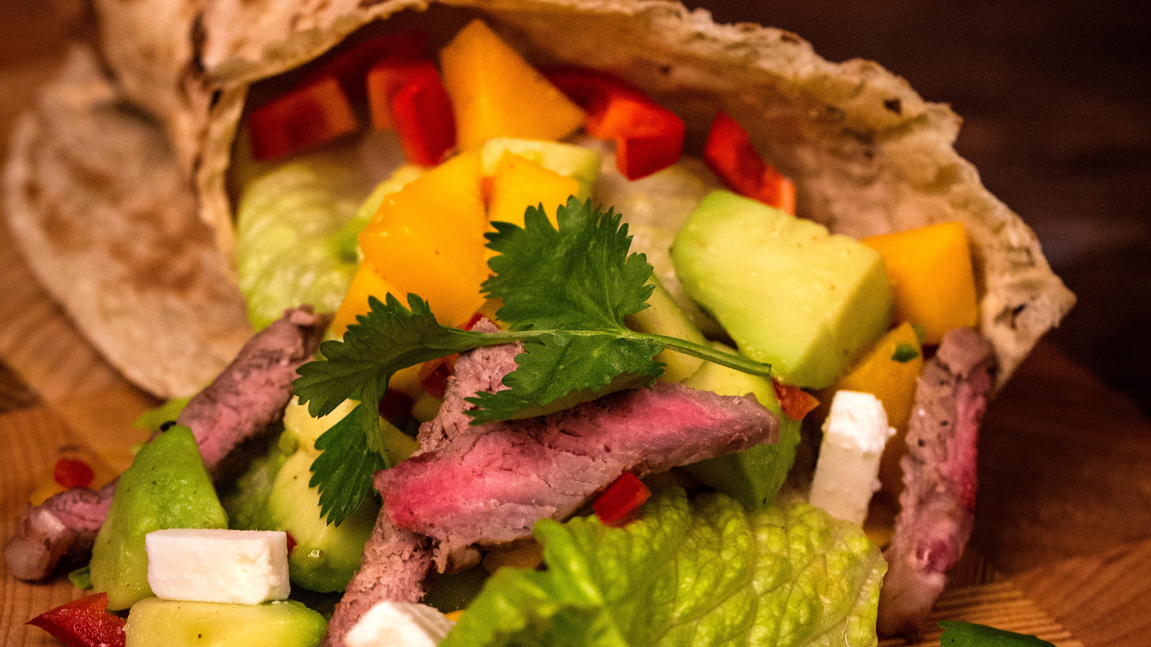 Flatbröd med lamm och mangosalsa - DN.se