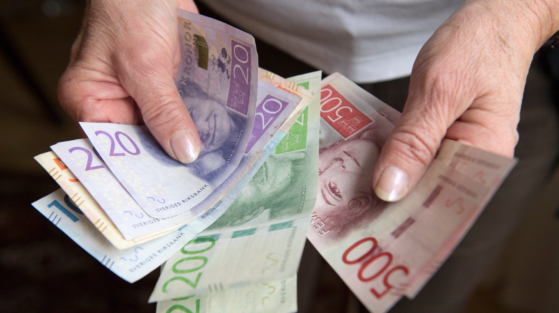 Maria Crofts: Kommunerna kan höja skatten eller minska servicen - DN.se