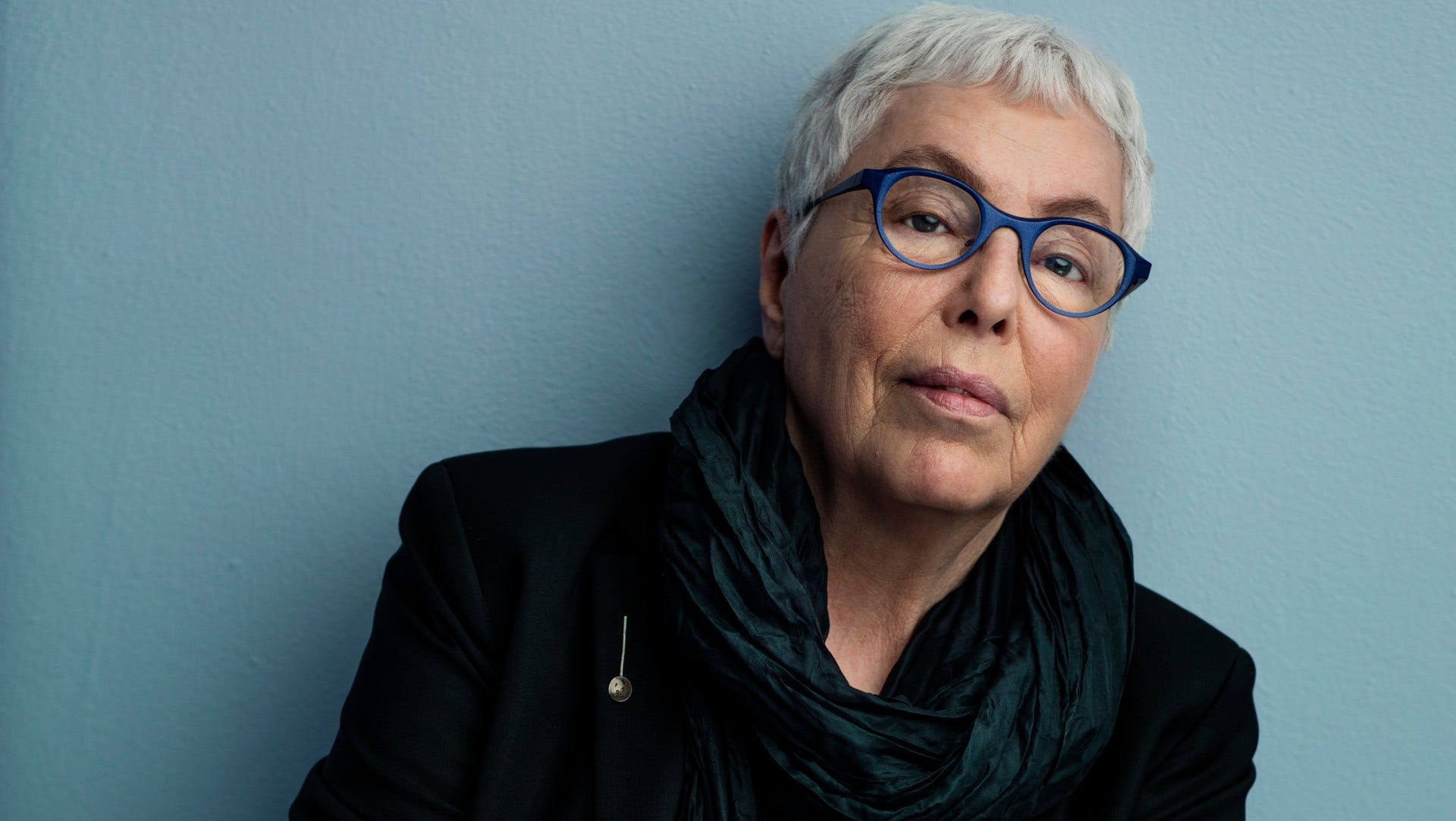 Ingrid Elam om Yvonne Hirdmans cancerdagbok ”Behandlingen” - DN.se