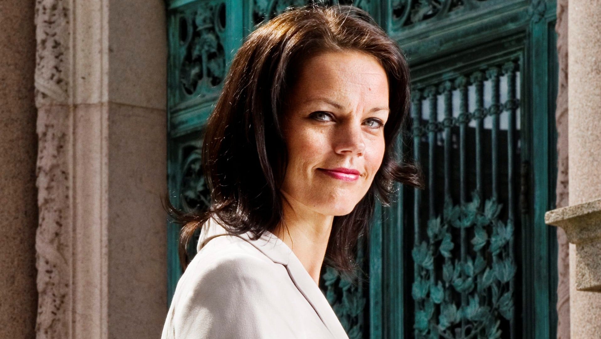 Ex-politikerna som fortfarande försörjs av riksdagen - här är hela ...