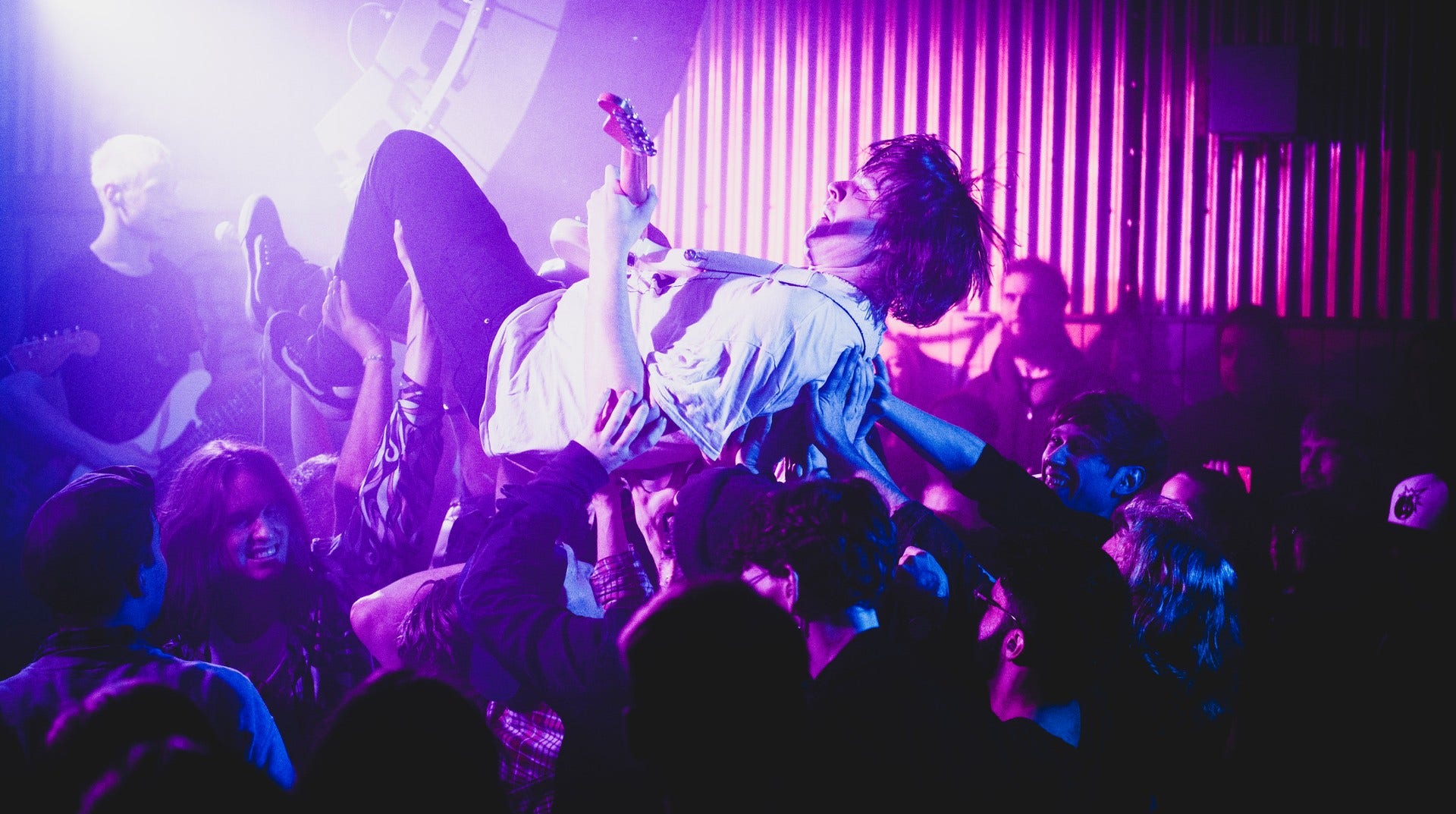 Recension: Teksti-TV 666 drar upp intensiteten på Hus 7 - DN.se