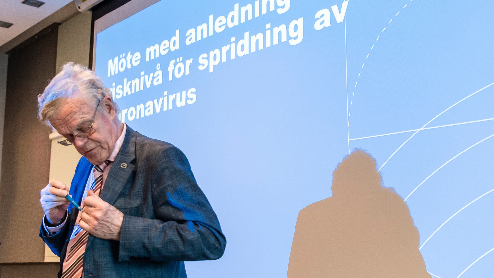 Omöjligt Uppdrag För Rf Att Fördela Krisstöd På 500 Miljoner