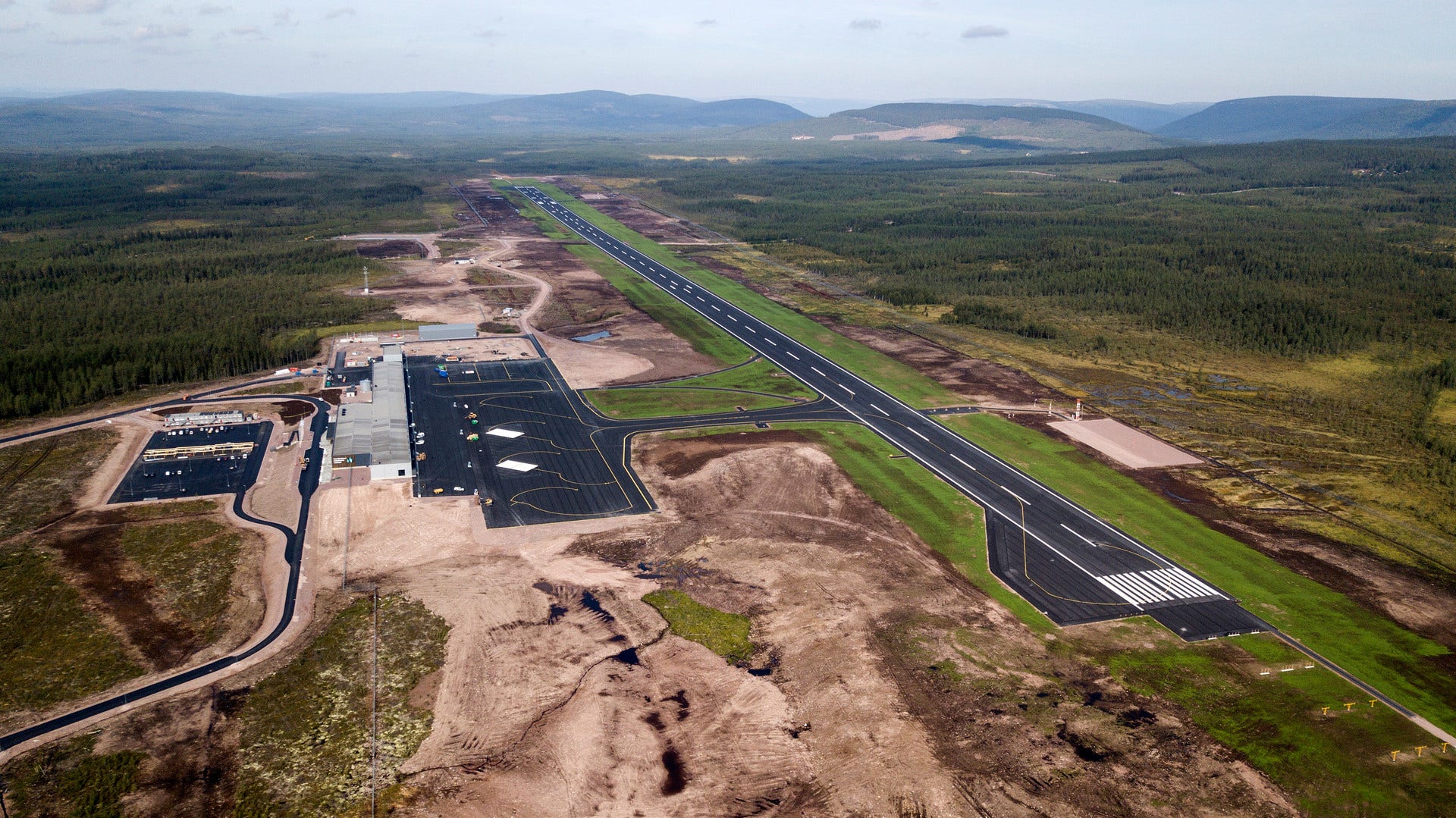 Flygplatsen i Sälen: Häften av förväntade resenärerna uteblev - DN.se