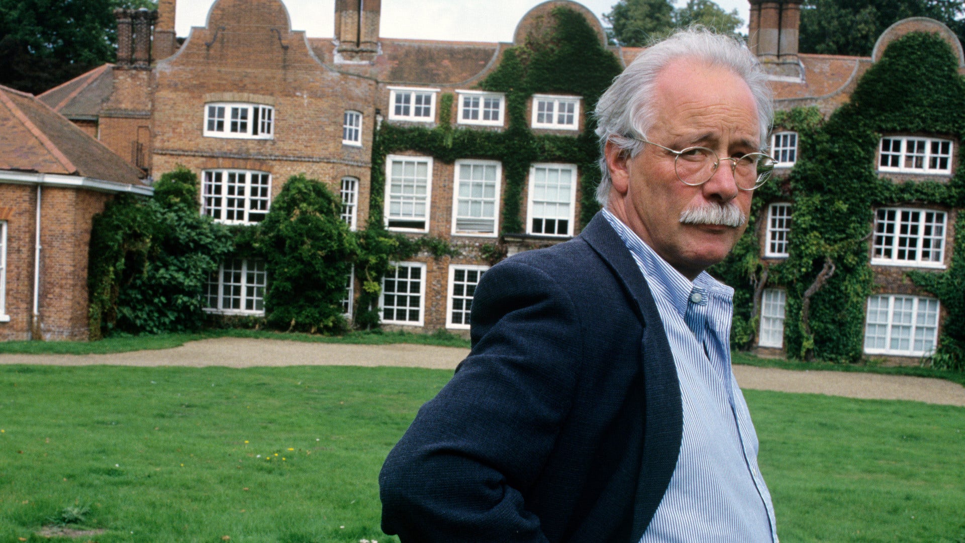 Ingrid Elam: Att vandra med Sebald är att påminnas om den förträngda ...