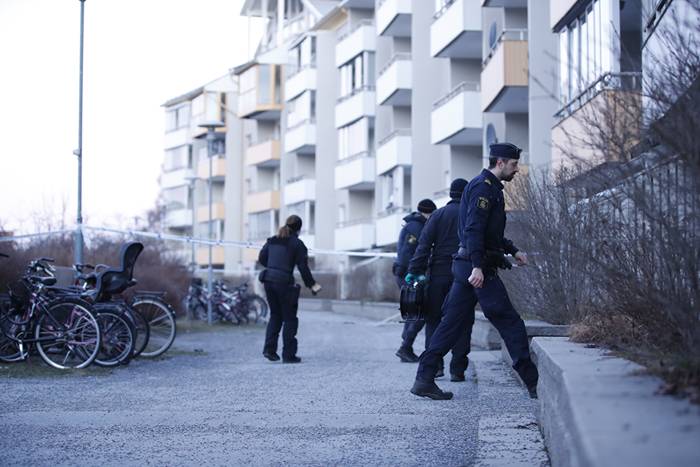 DN Direkt - Port sprängd i flerbostadshus i Åkersberga - DN.se