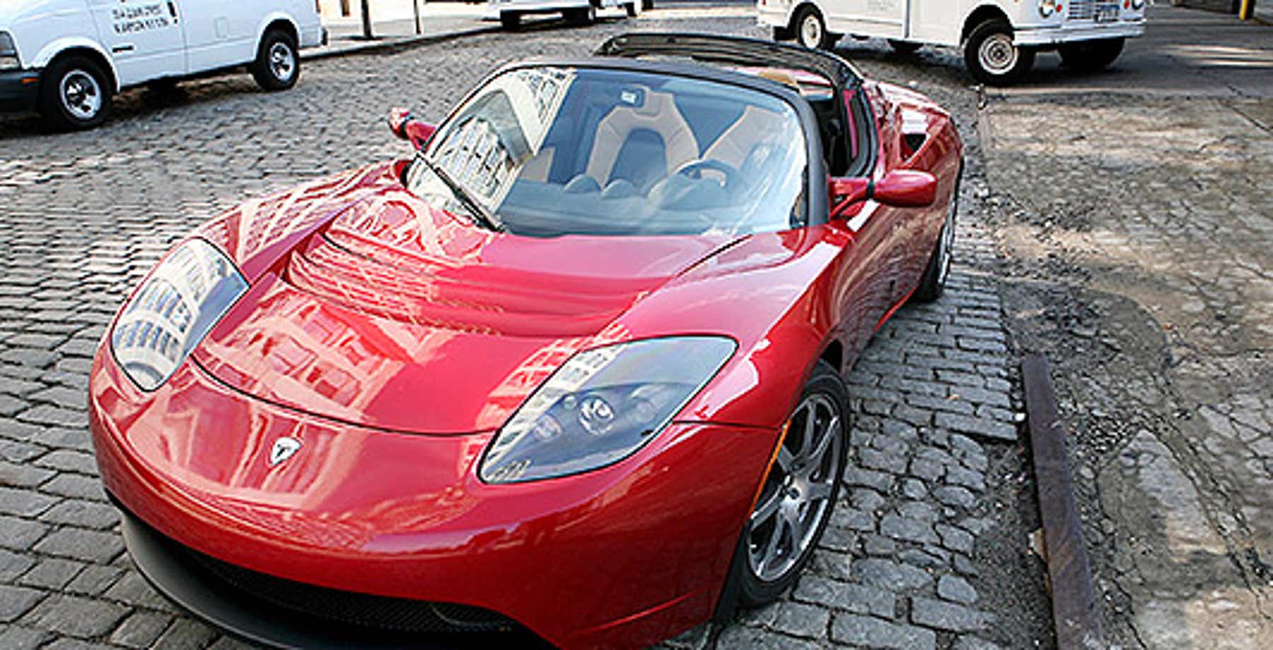 Comeback för Teslas första elbil