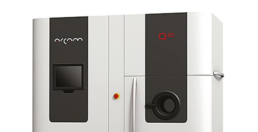 Arcams skrivare bakom höftprotes