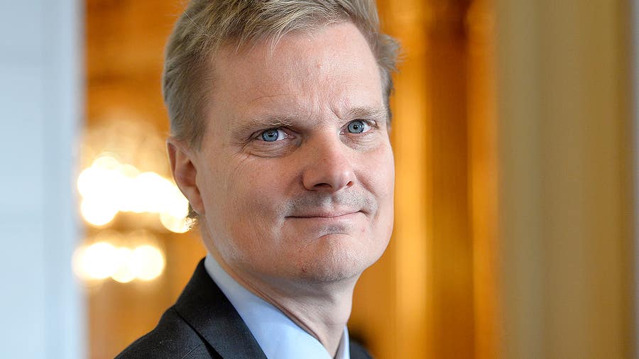 LEDARE: Ledare: Henriksson måste städa i Swedbank