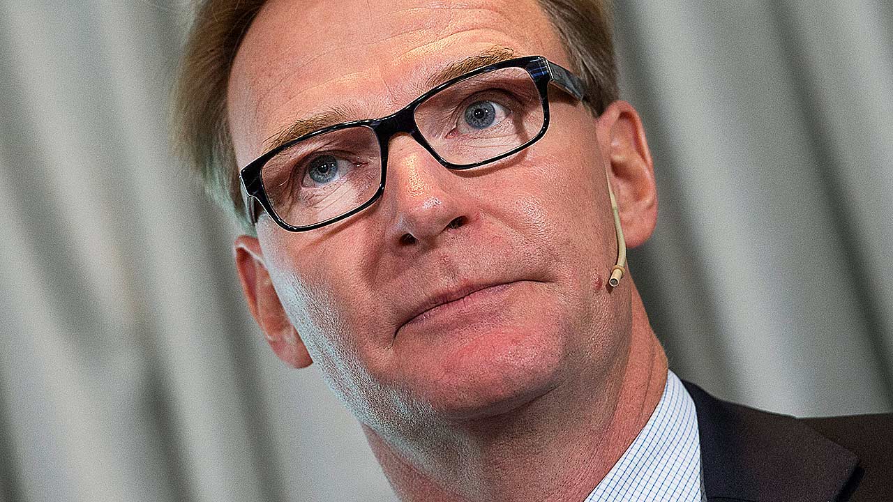 Olof Persson tar över klubban i New Wave