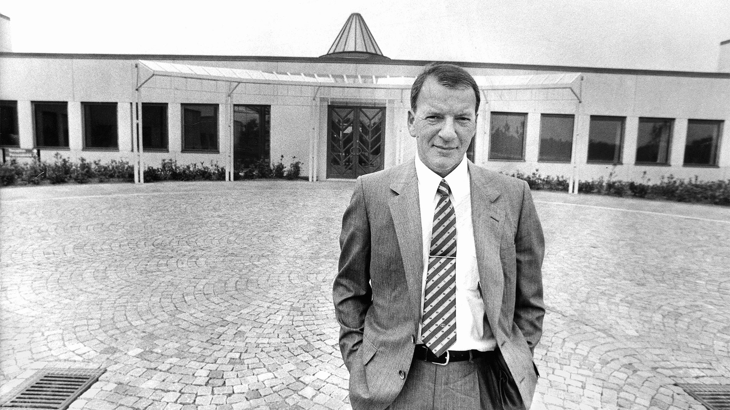 PG Gyllenhammar: Riv slottet och riksdagshuset