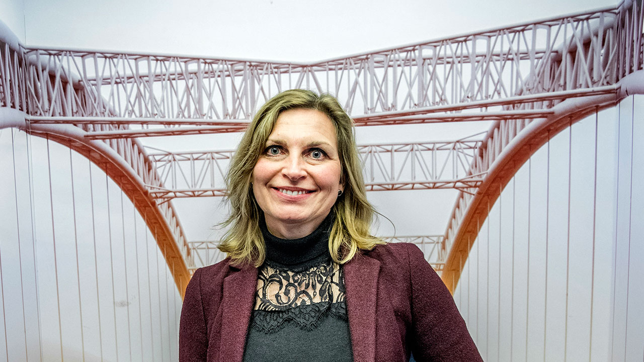 Inger Ek är generaldirektör för Upphandlingsmyndigheten. Hon ska stoppa ...