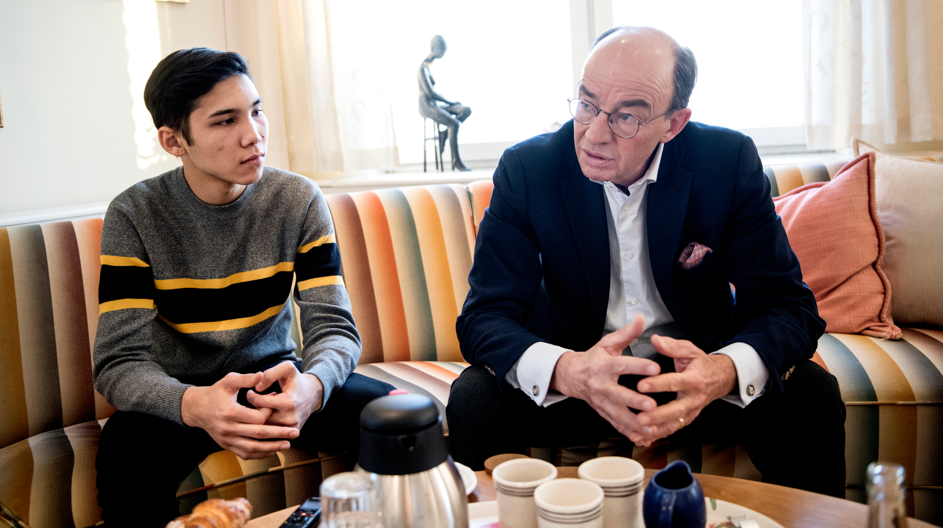 Reza får råd och stöd av Carl-Johan Bonnier