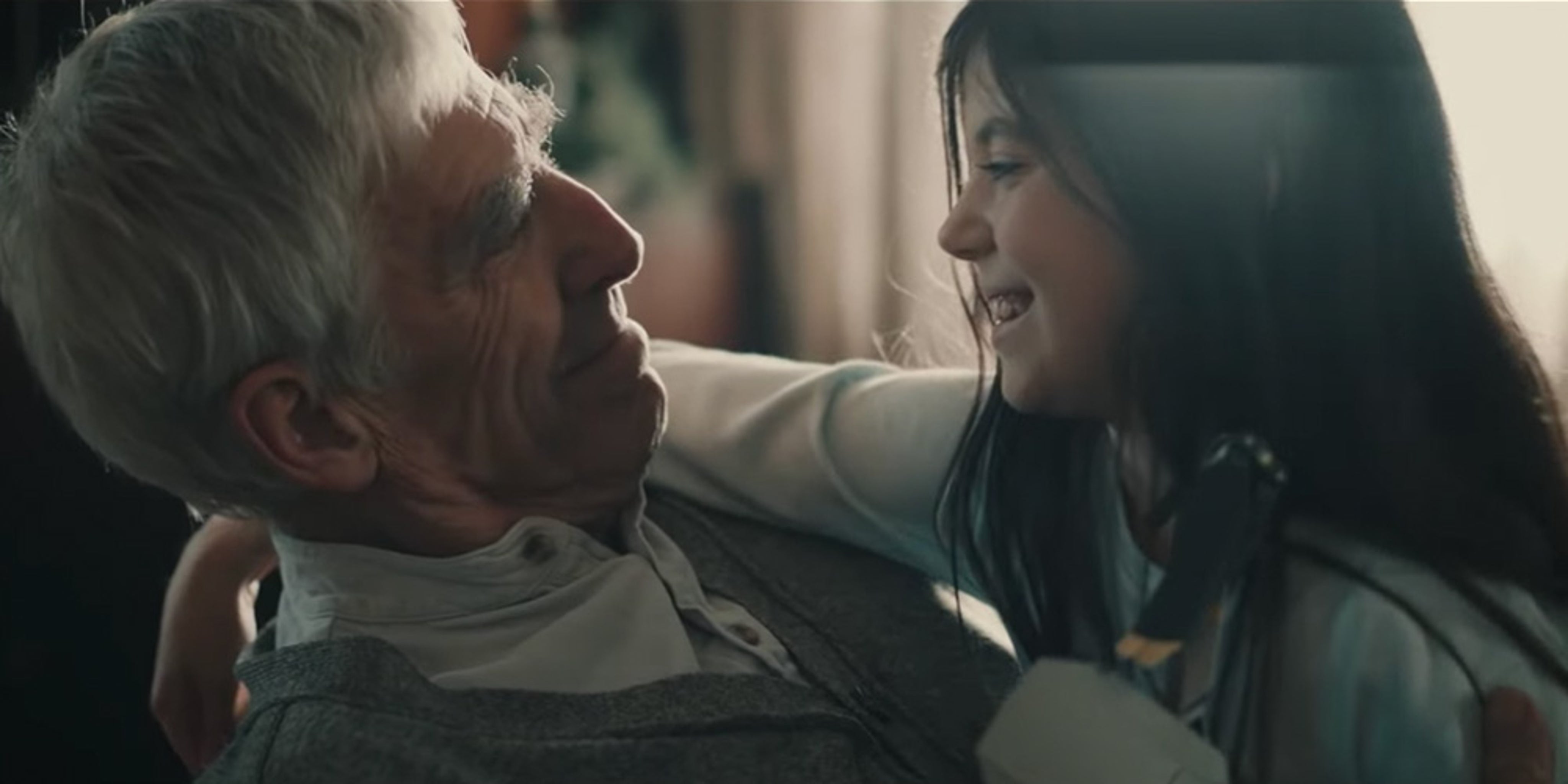 Elgiganten väcker eftertanke och reflektion i ny julfilm - Resumé