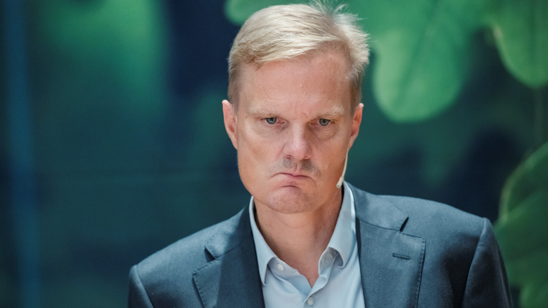 Jens Henriksson höjer lönen rejält – tjänar mindre än Bonnesen