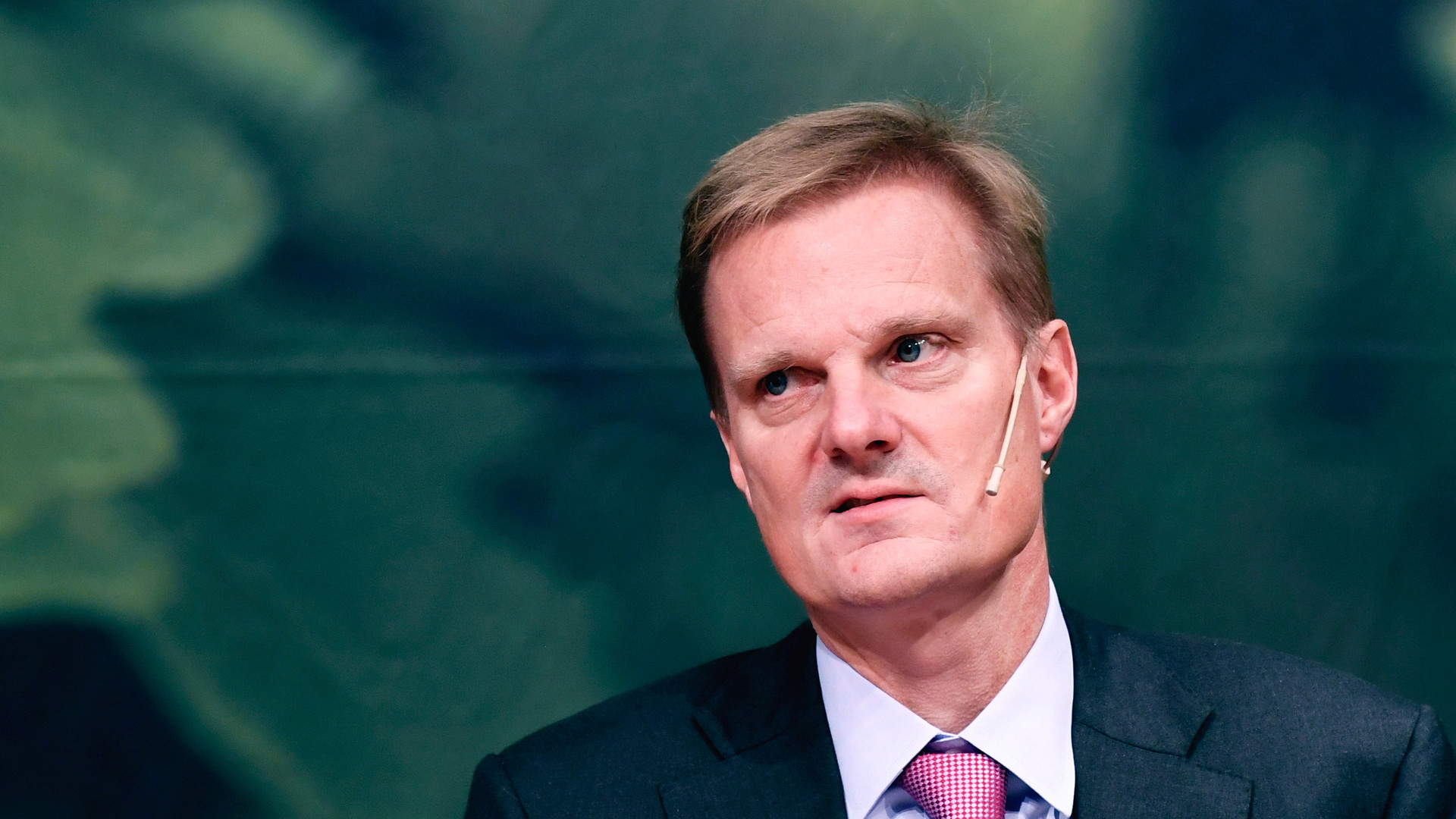 Jens Henriksson vill att Swedbank ska tillbaka till rötterna