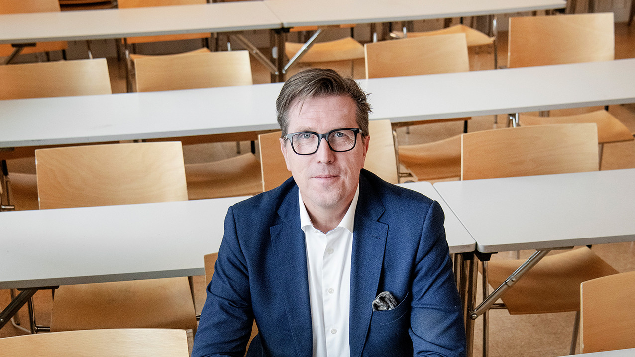 Academedias vd Marcus Strömberg räds inte politiska risken