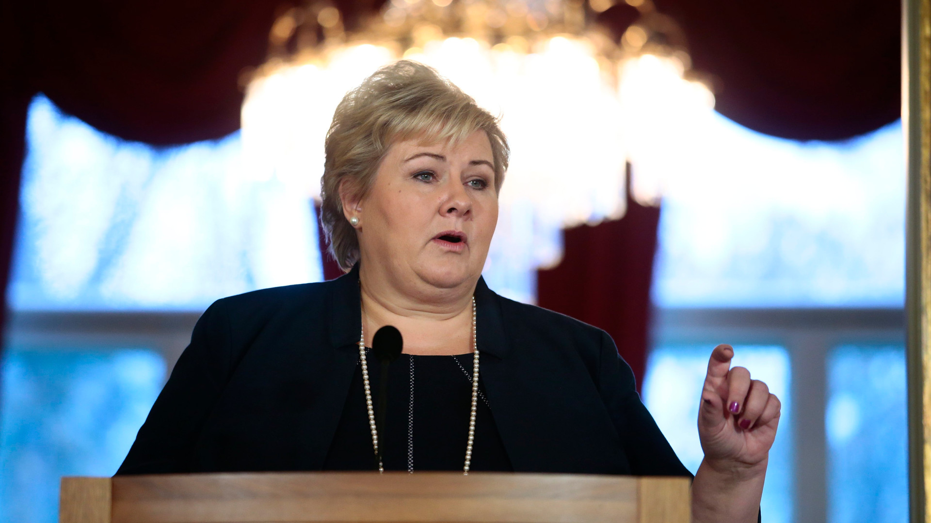 Norges statsminister flaggar för nya corona-restriktioner