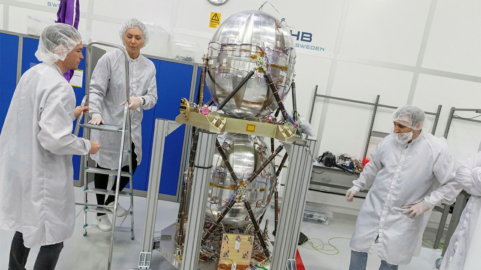 OHB Sweden ska rensa skrot i rymden