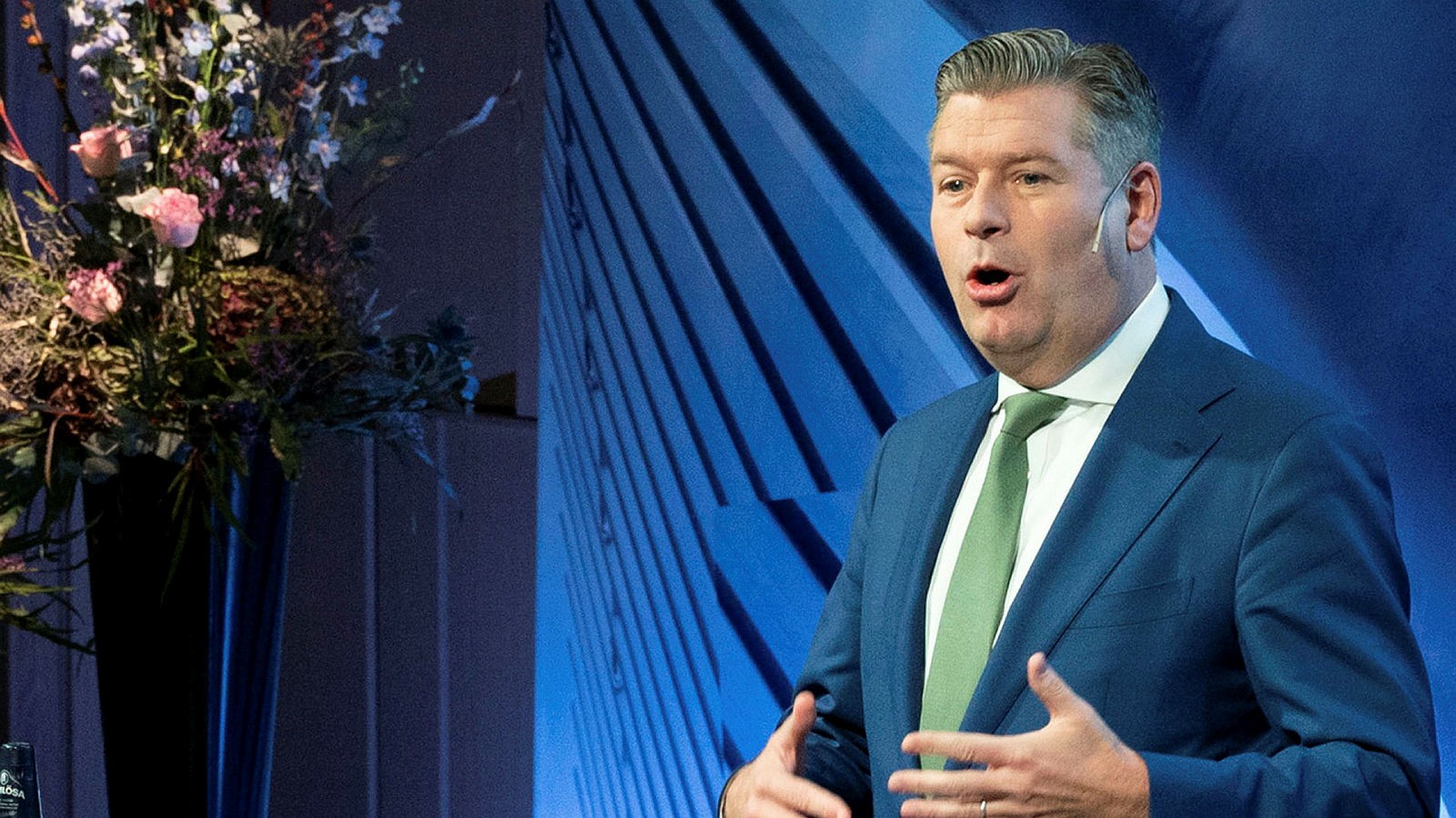 SEB passerar grön milstolpe