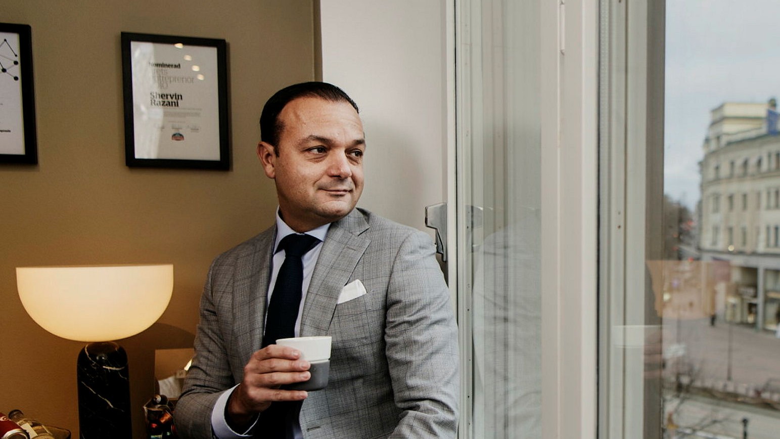 Shervin Razani tog sig från Husby till Stureplan